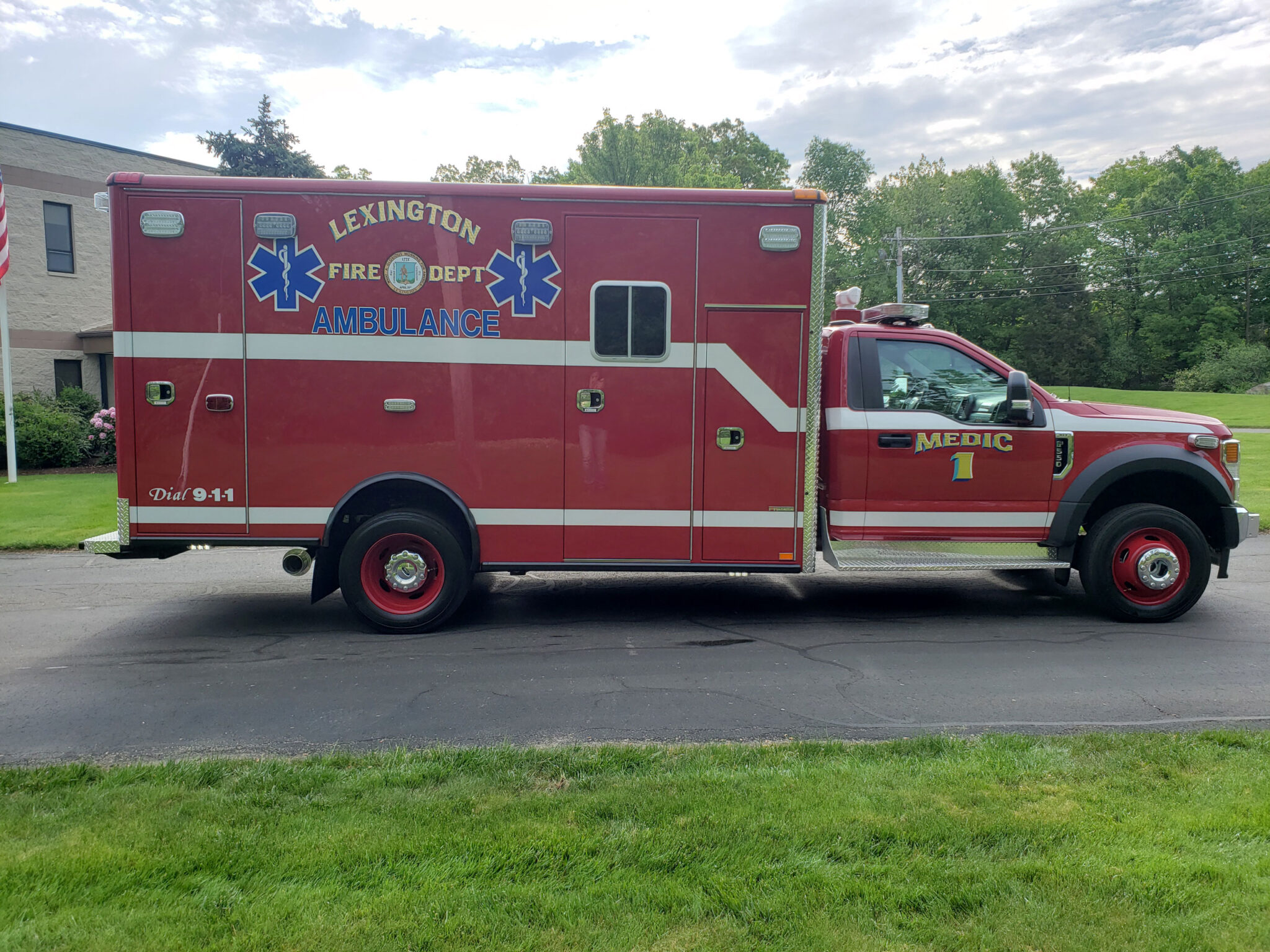 Lexington, MA – Horton | Ford F550 Type I Ambulance