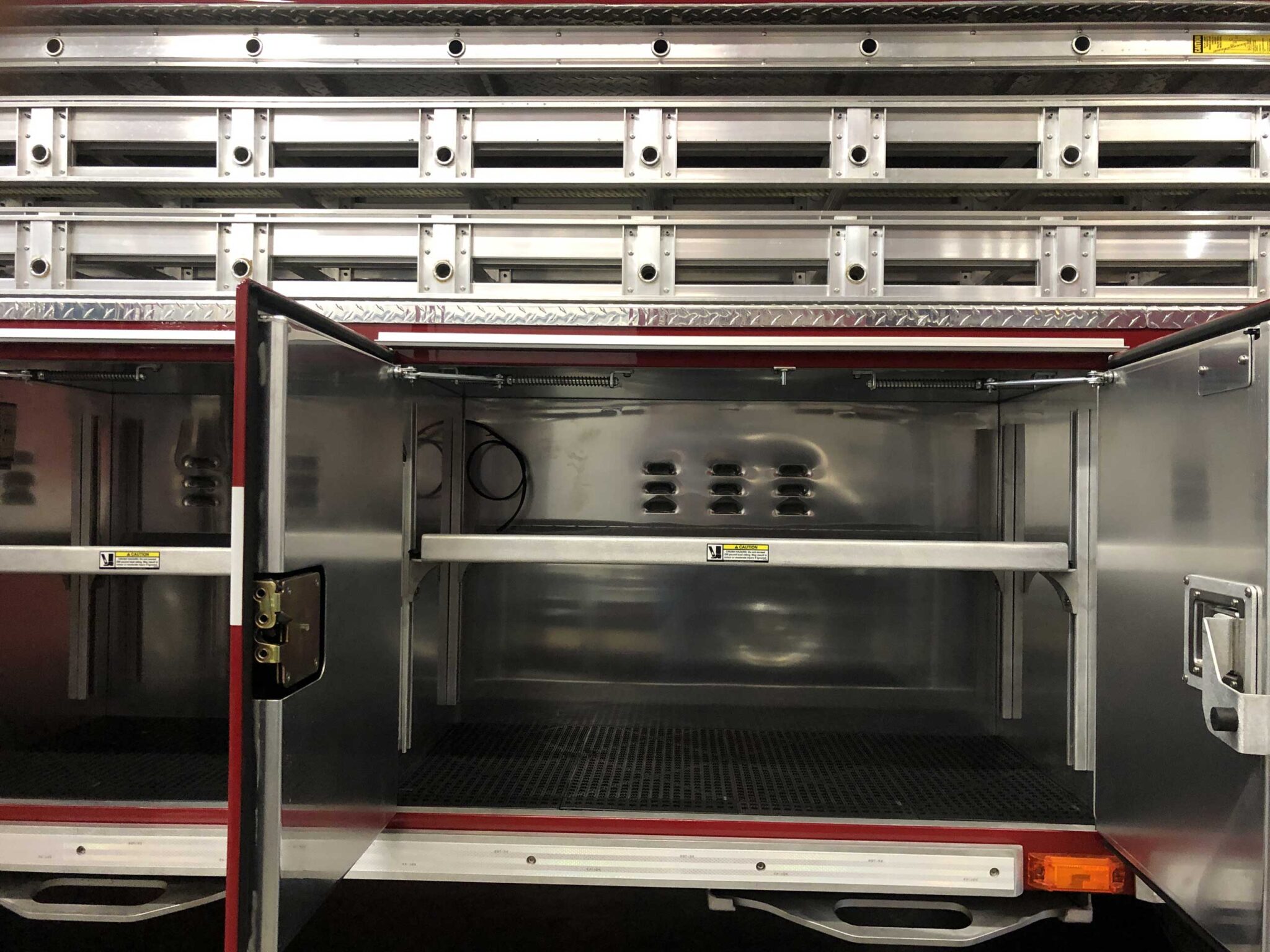Boston, MA – (2) E-One 100' Ladders