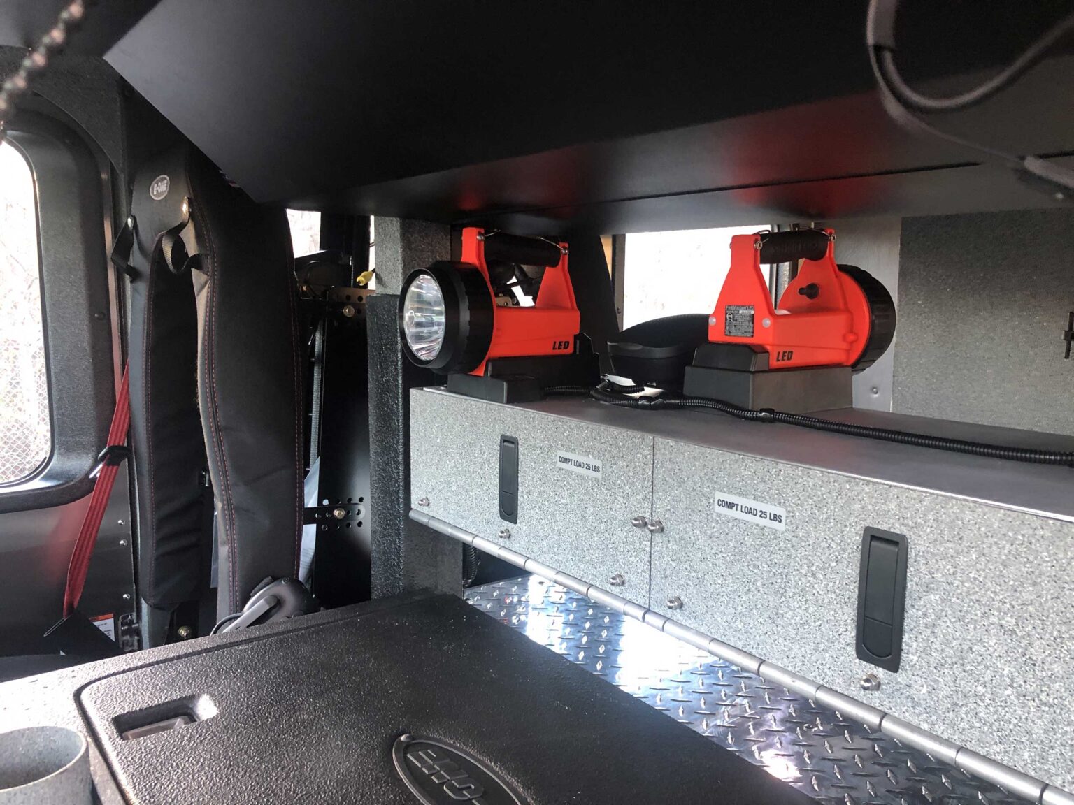 Compartment / Interior Photos: