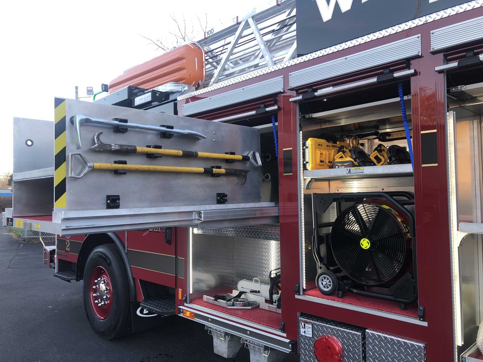 Compartment / Interior Photos: