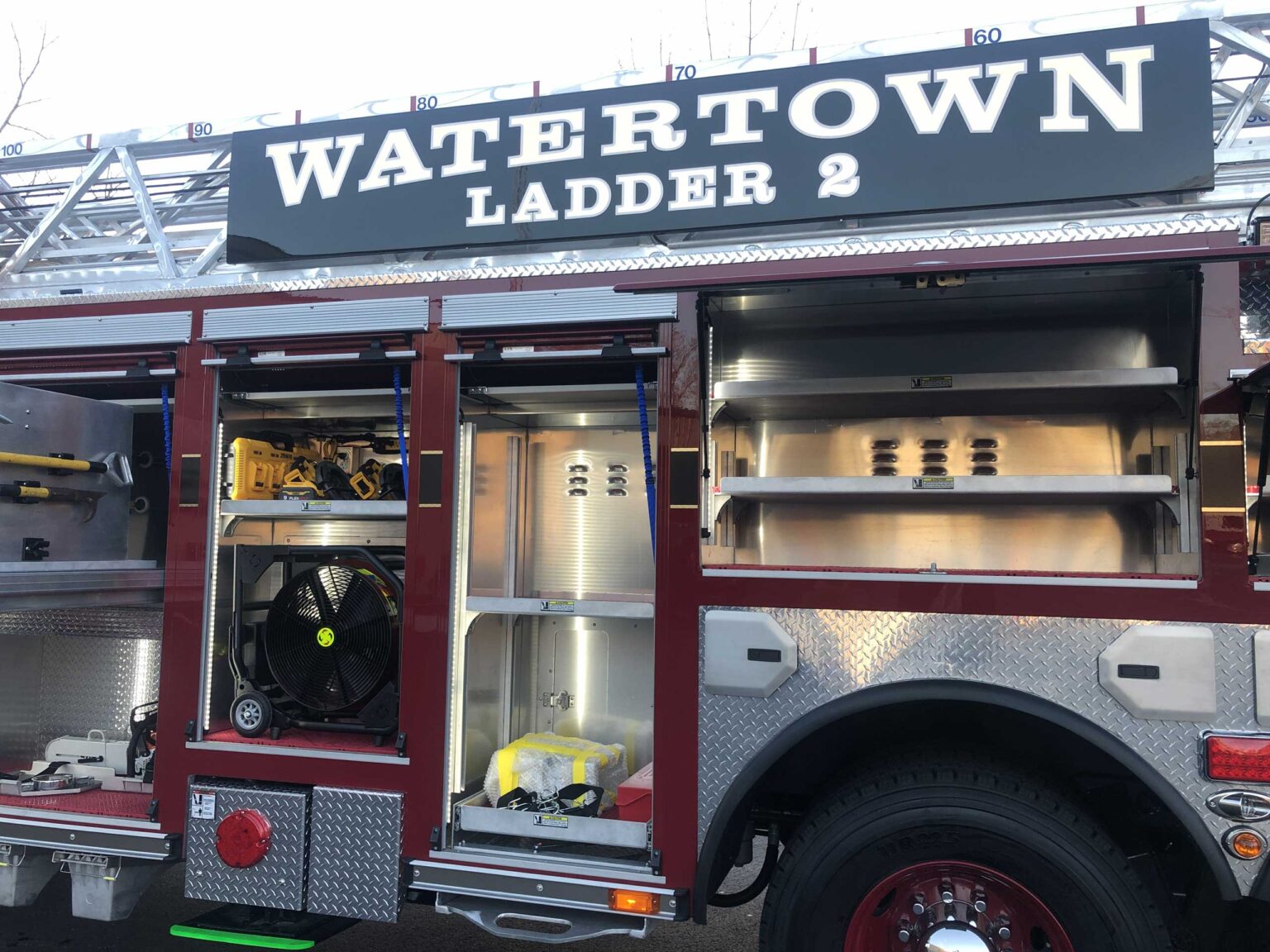 Compartment / Interior Photos: