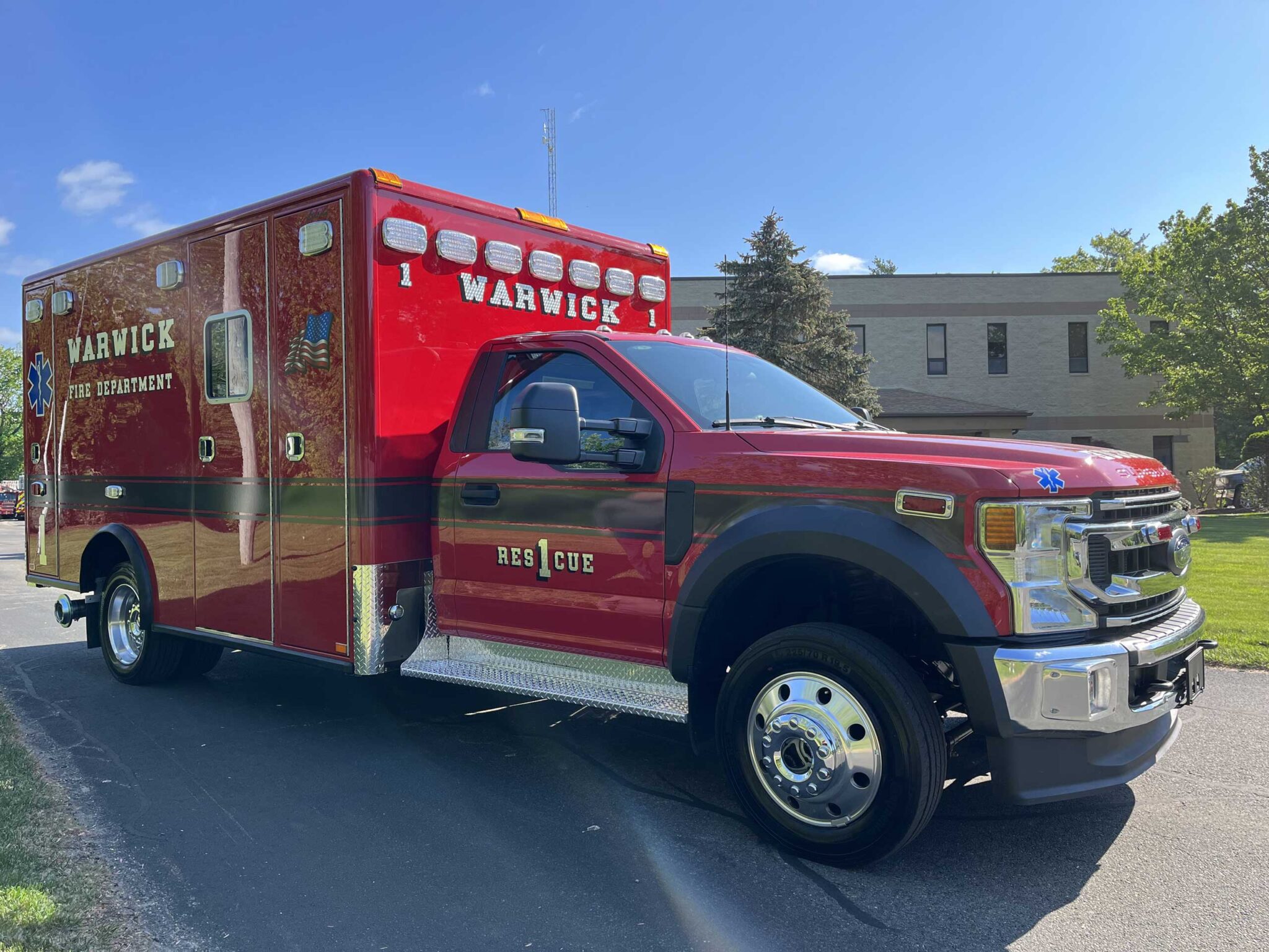 Interior / Compartments: