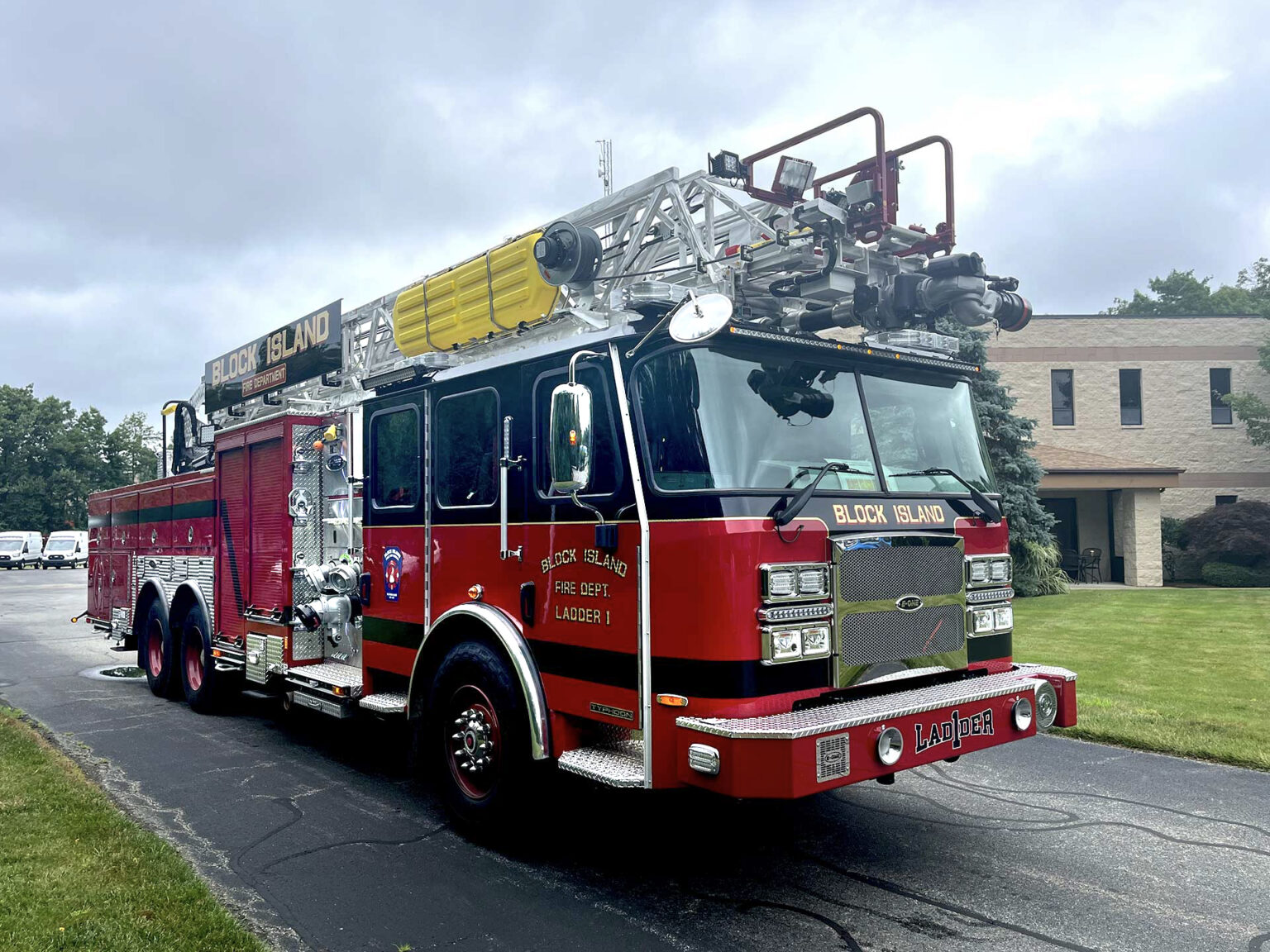 Block Island, RI – E-One HR100 Quint Ladder