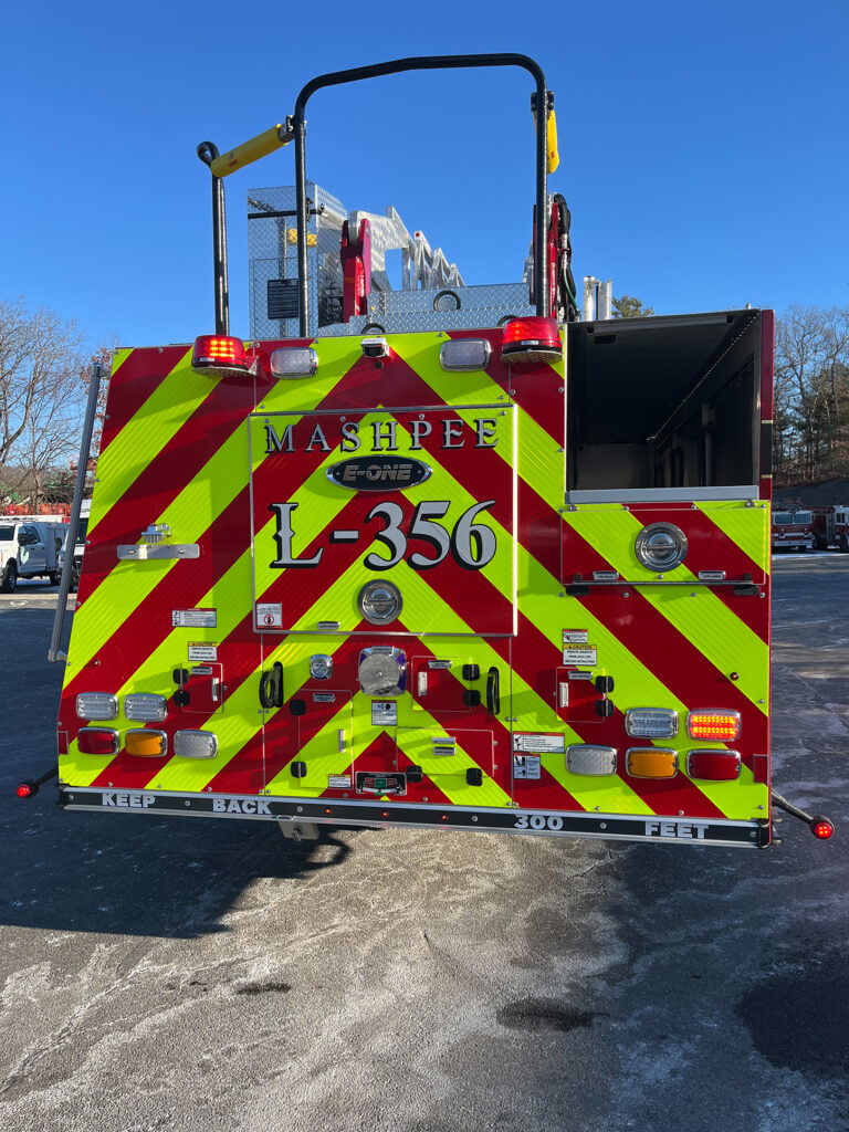 Mashpee, MA – E-One HR100 Ladder